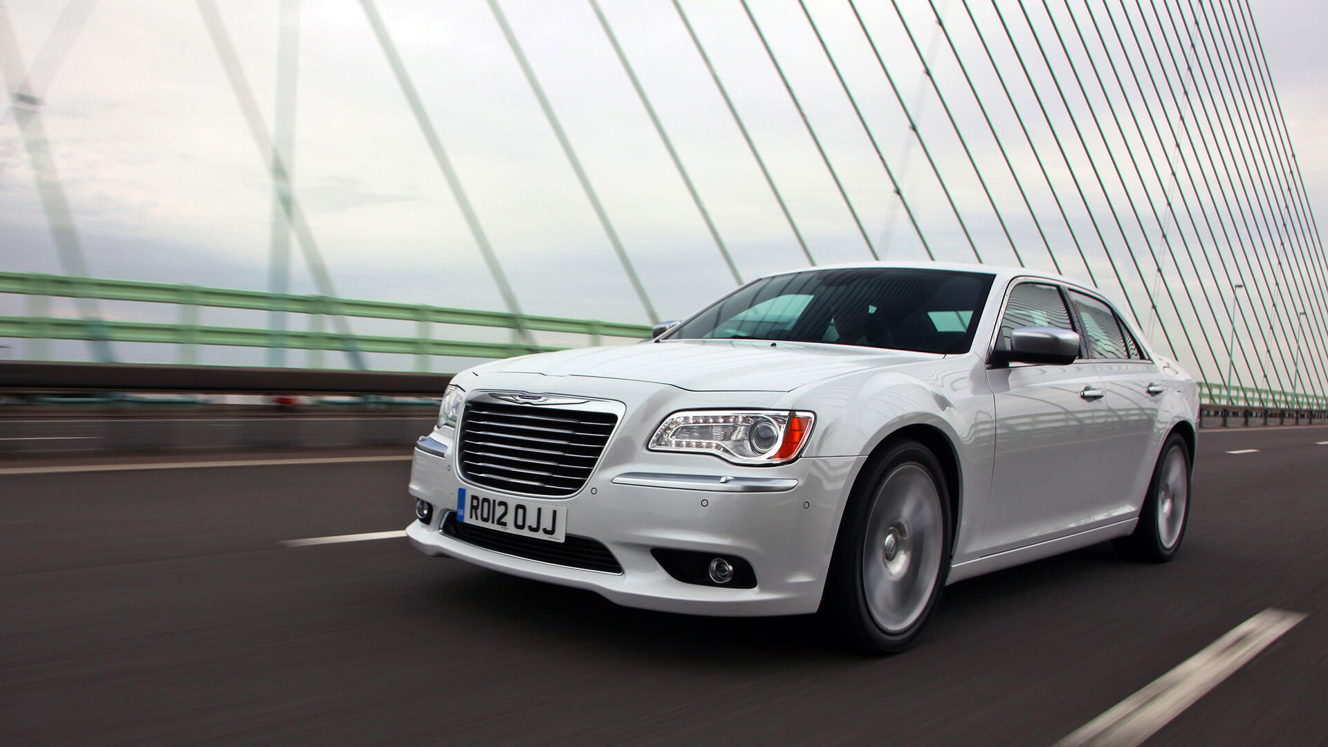 Chrysler 300C - specifications, photos, videos, reviews